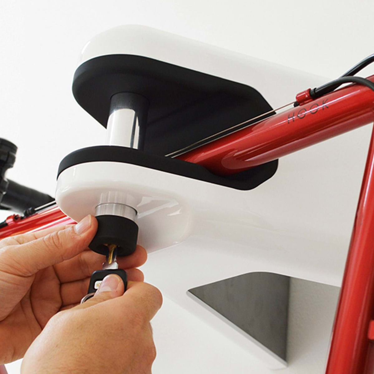 Hiplok Airlok Wall Mounted Secure Lock/Hanger — North Sports