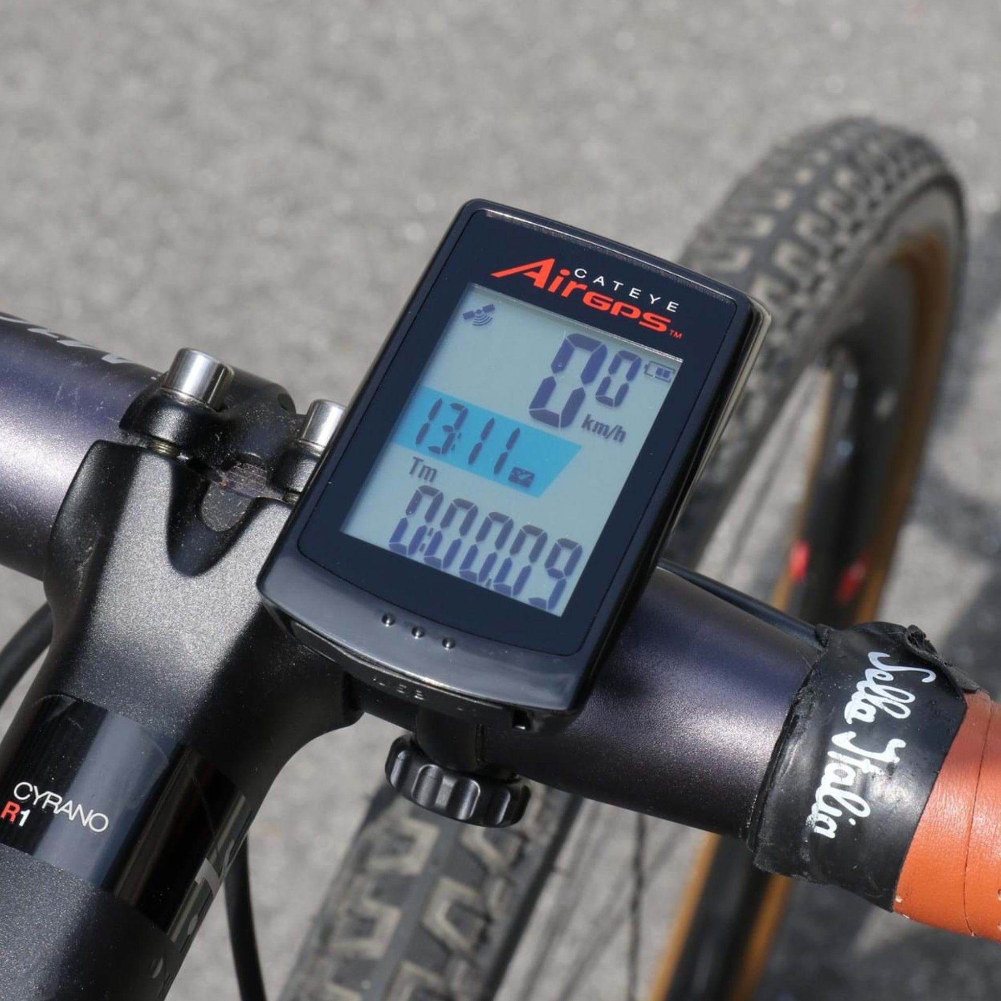 Cateye Air GPS + Sensor | Cycle Computer — North Sports